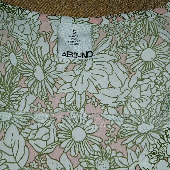 Abound | Tops | Abound Pocket Printed Top Size S | Poshmark